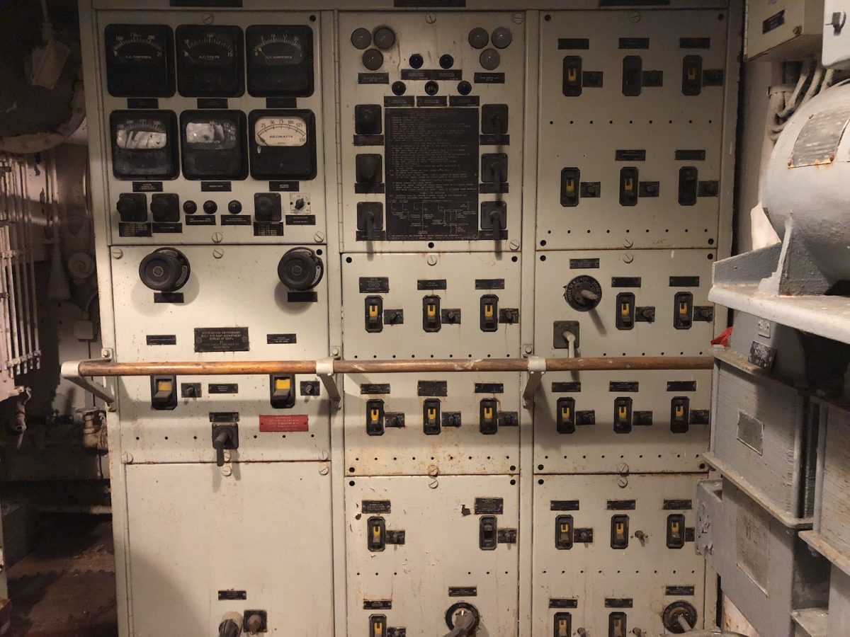 12_emergency-diesel-generator_5 - USS KIDD